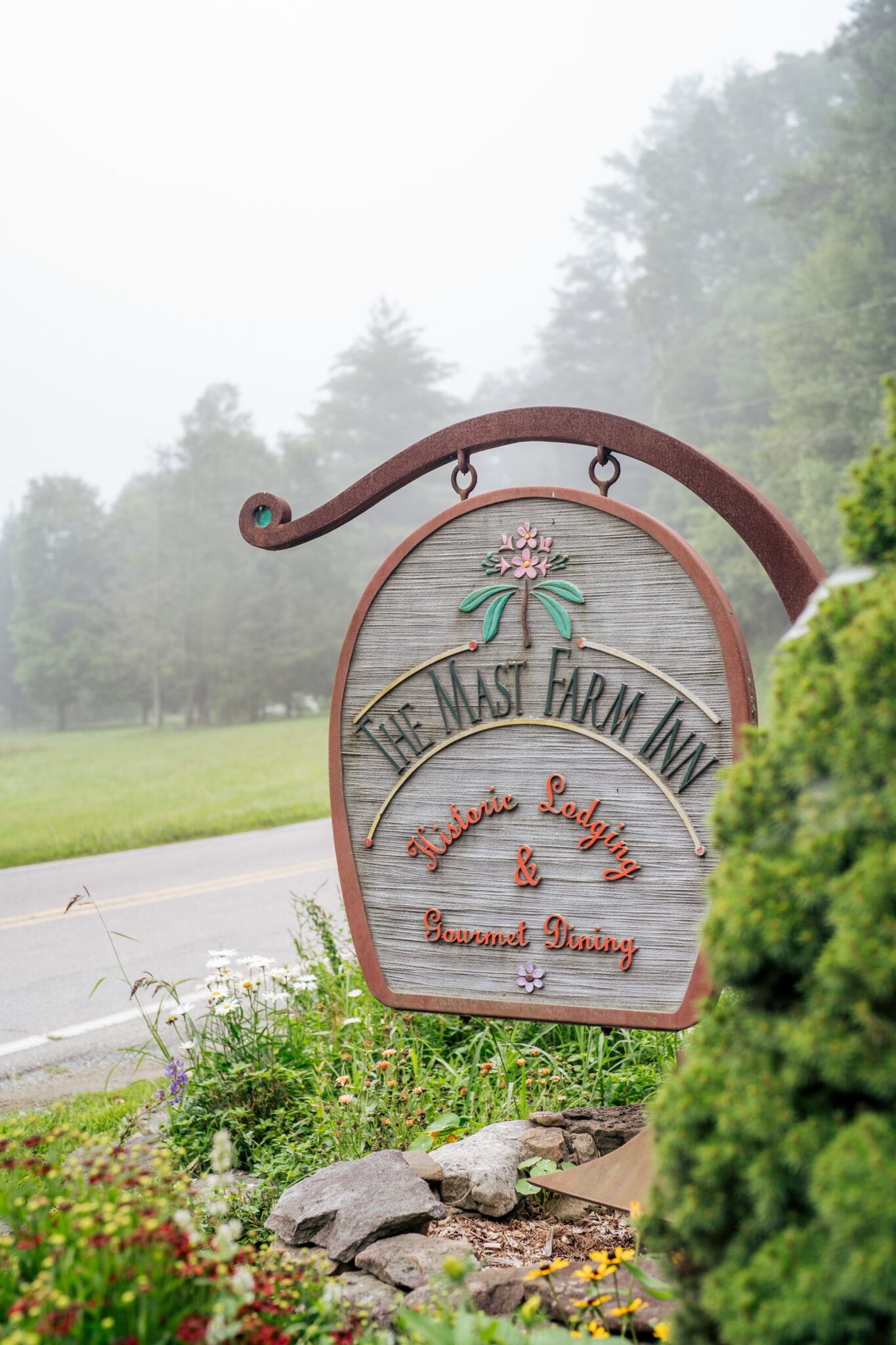 Intimate Wedding at the Mast Farm Inn | Rosemary & Matt ...