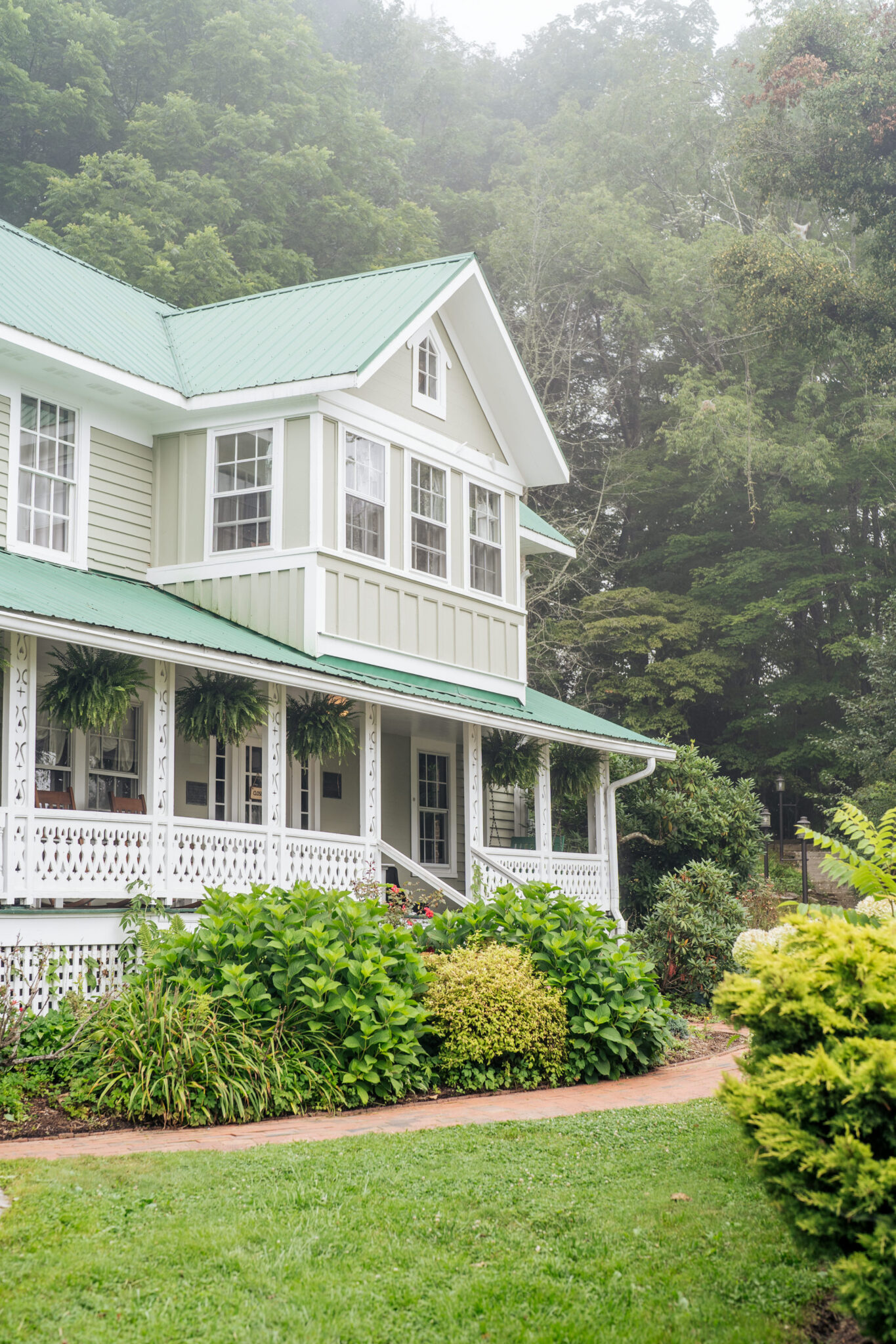 Intimate Wedding at the Mast Farm Inn | Rosemary & Matt ...