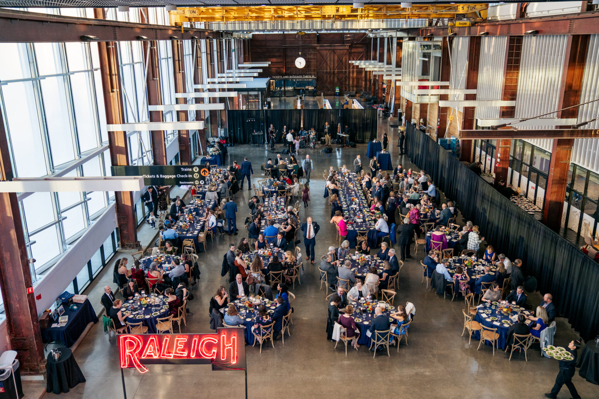 Union Hall Wedding in Raleigh | Brandon & Kristie - megannicolephoto.com